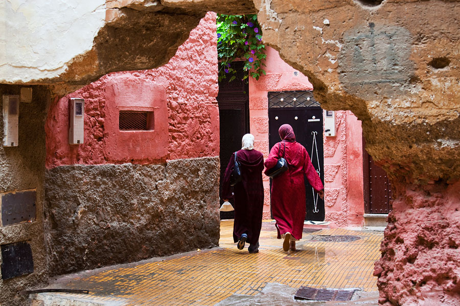 Women in purple Medina Meknes
